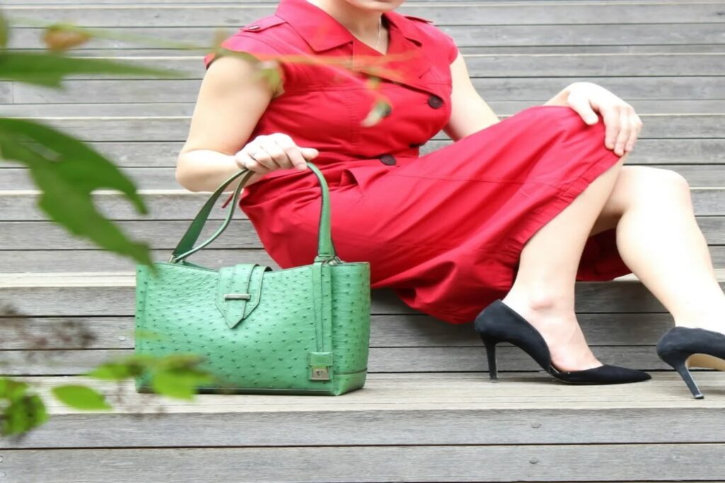5 Stylish Ways to Pair Your Handbag with Different Outfits – A Fashion ...